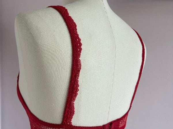 Soft Bralette in red stretch lace – Ariane Delarue Lingerie